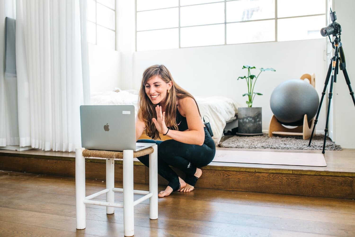 Teach Online Classes from home with Amphy | Give online classes