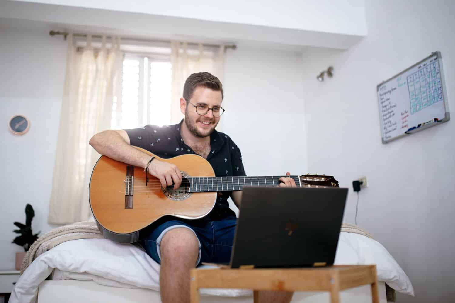 Teach Online Classes on Amphy | Find remote teaching jobs online