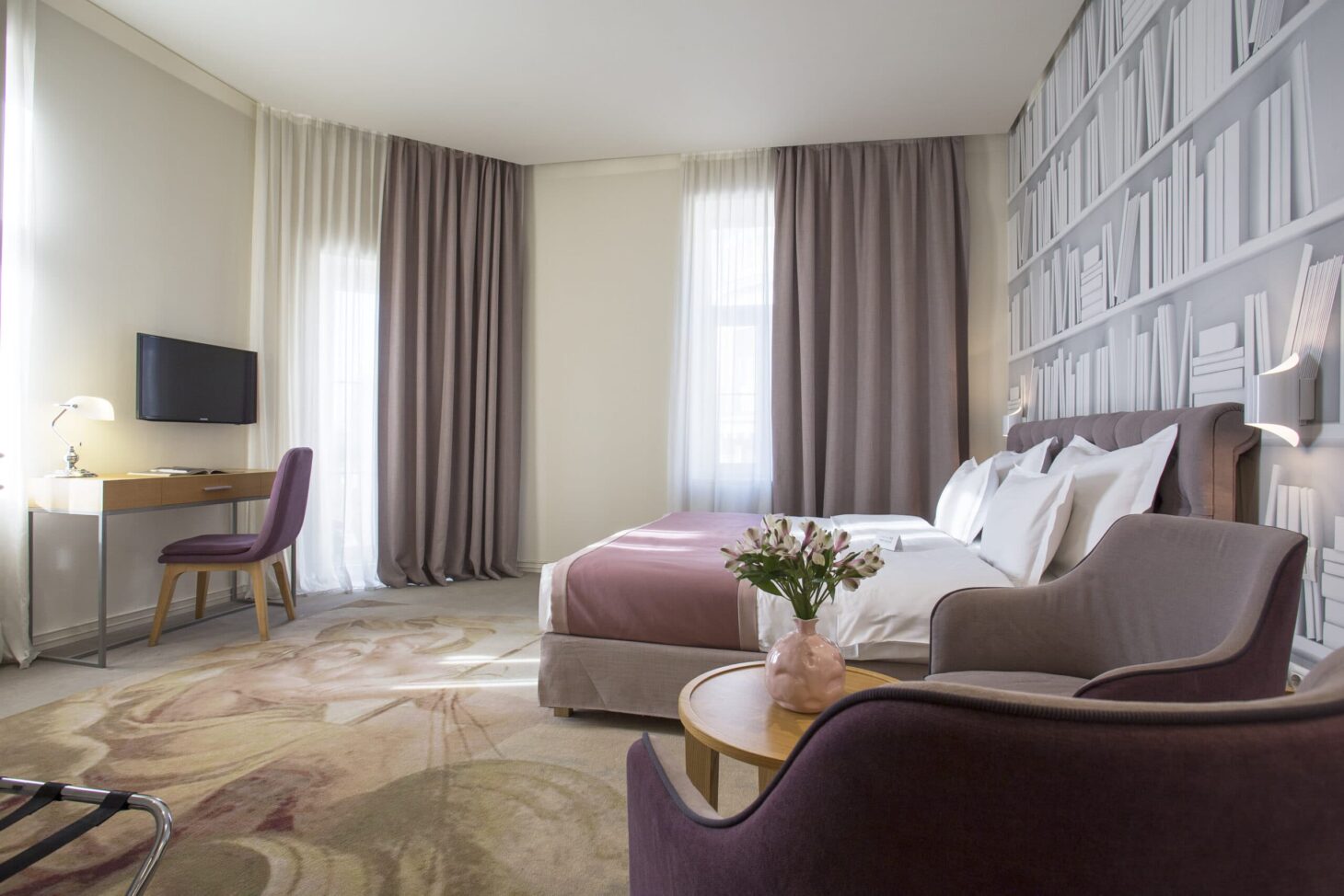 Jump INN Hotel - Digital Nomad World